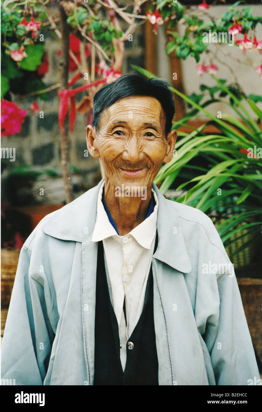 Portrait of old Chinese man Stock Photo - Alamy