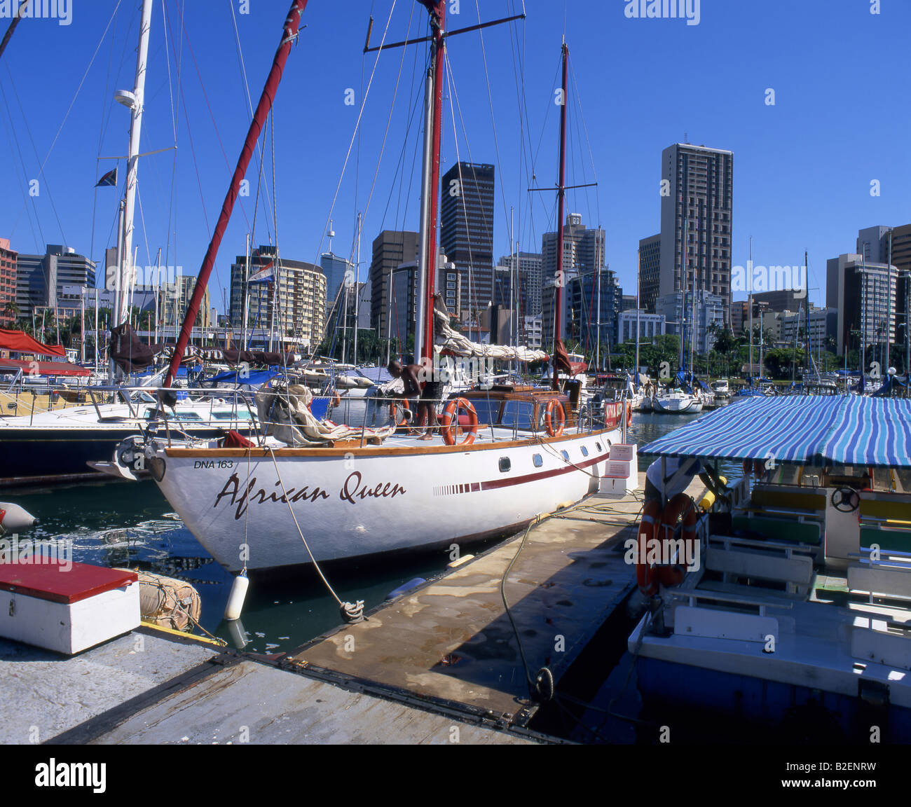 Boats durban harbour kwazulu hi-res stock photography and images - Alamy
