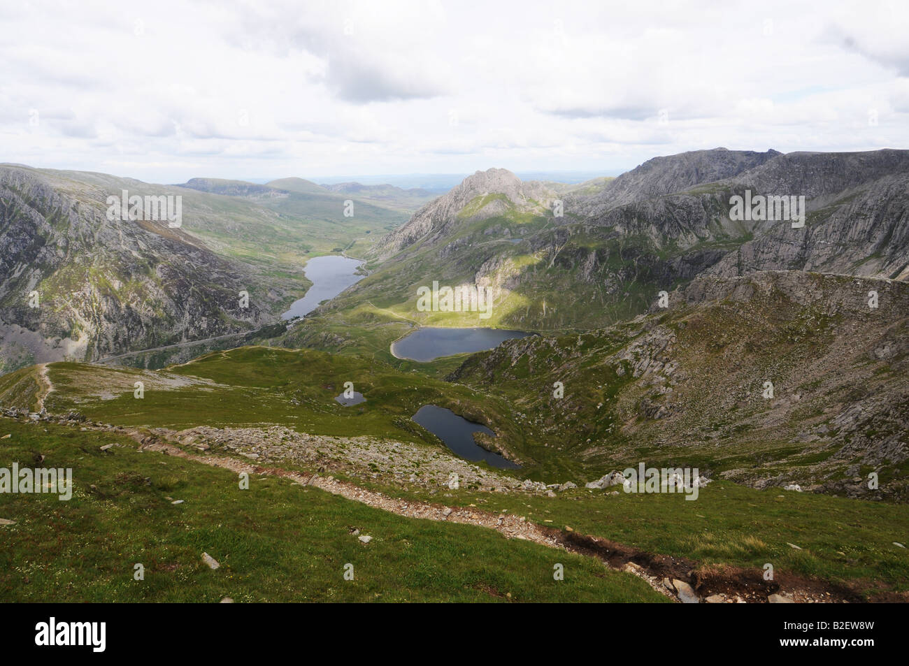 Snowdonia view from Y Garn looking over Tryfan, Glyder Fach, Llyn Idwal ...