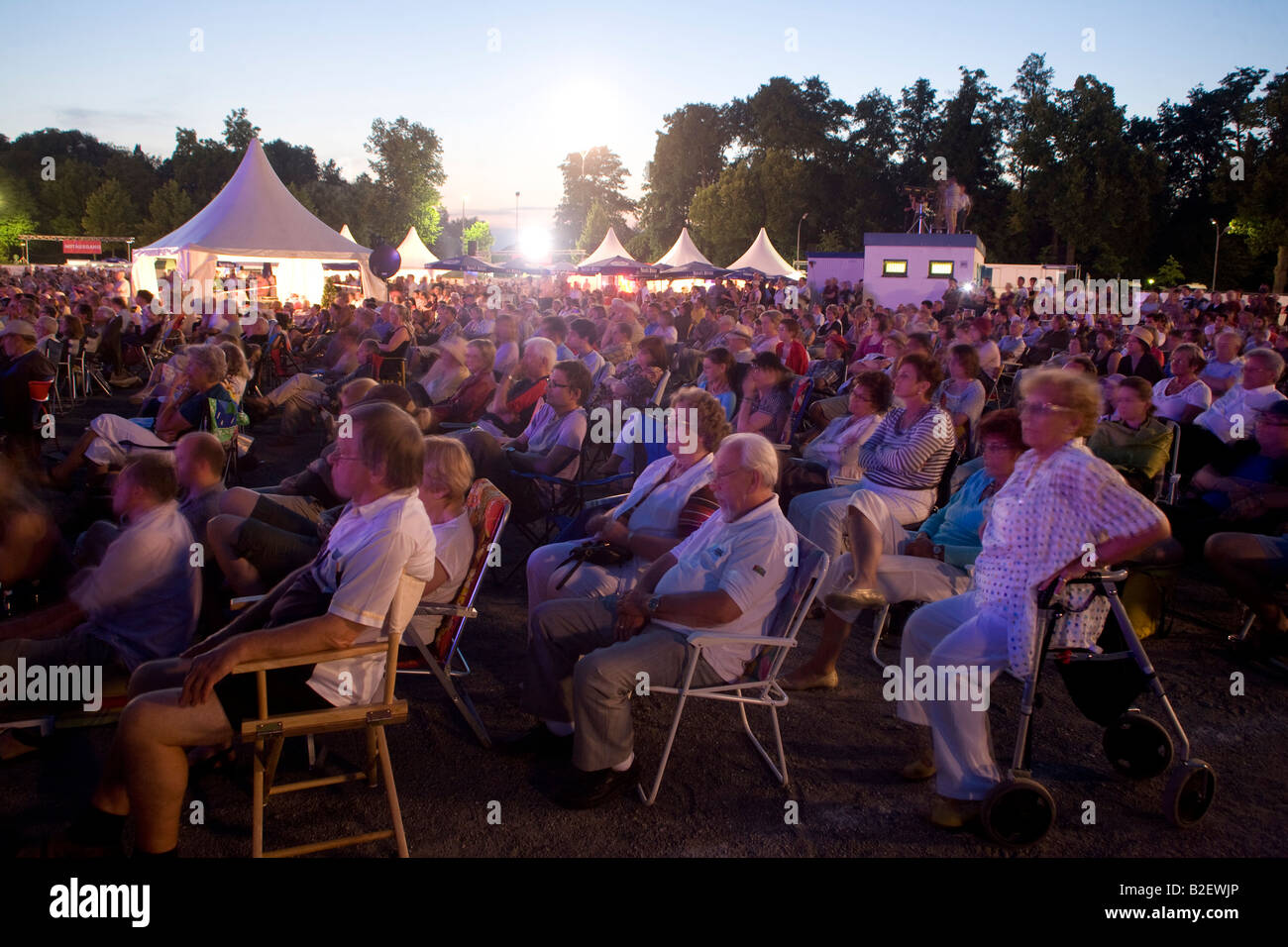 Spectators at public viewing of Richard Wagner opera 'The Mastersingers ...