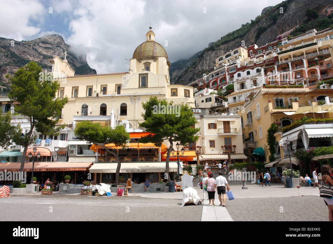 Positano church hi-res stock photography and images - Alamy