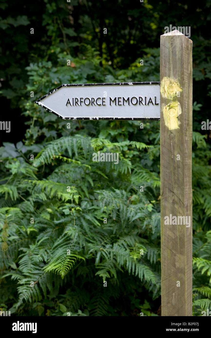 War graves commission sign hi-res stock photography and images - Alamy