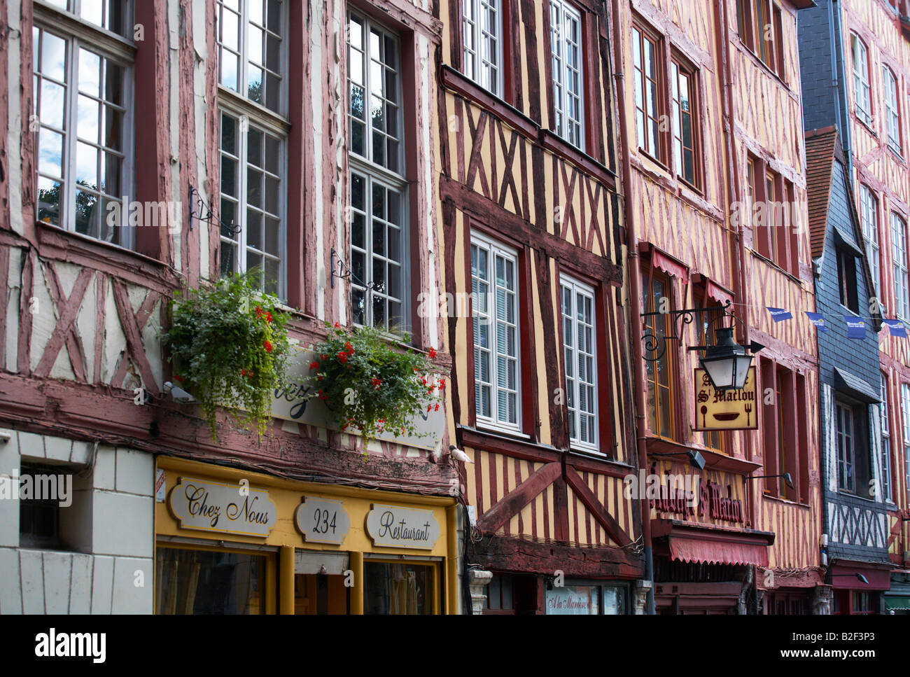 Early norman architecture hi-res stock photography and images - Alamy