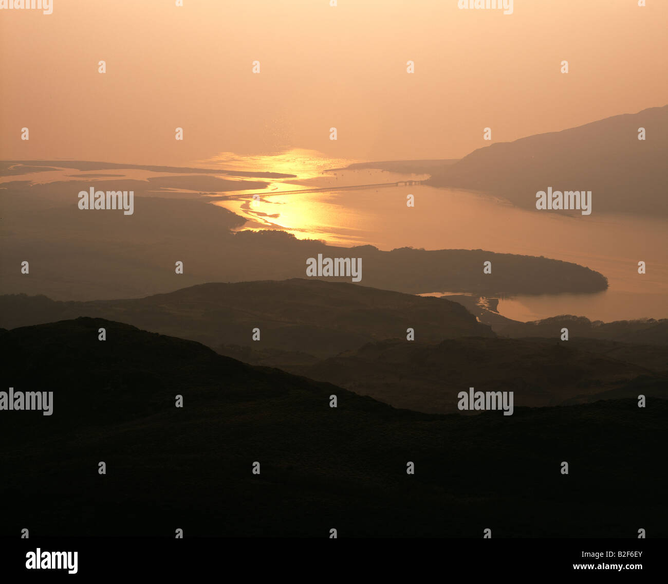 Sunset on the Mawddach estuary, Snowdonia National Park. Wales Stock ...