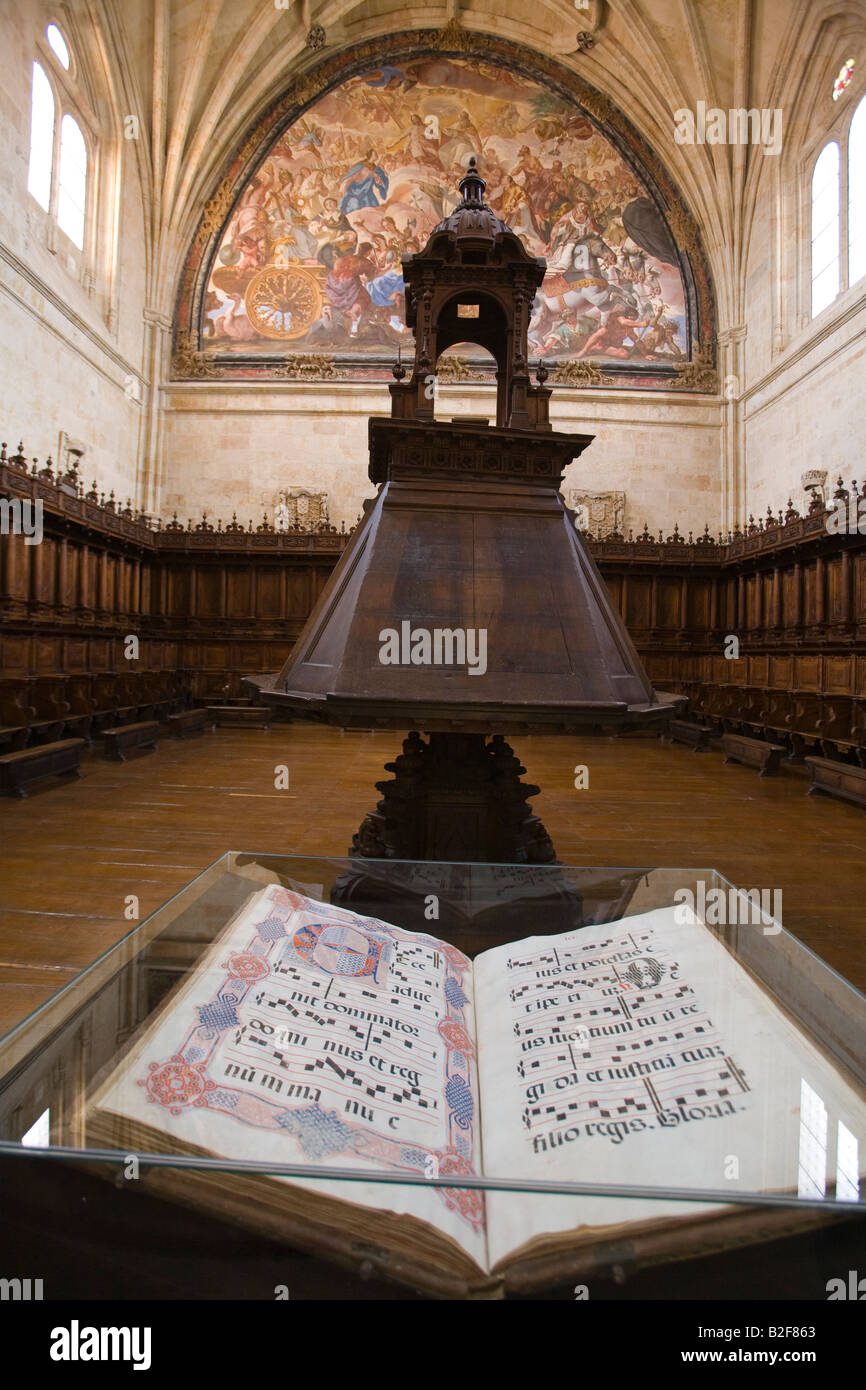 Choir loft hi-res stock photography and images - Alamy