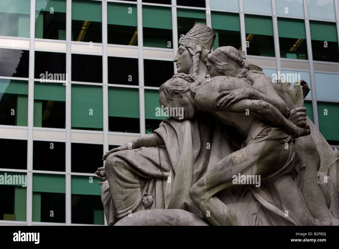 Native american new york skyscraper hi-res stock photography and images ...