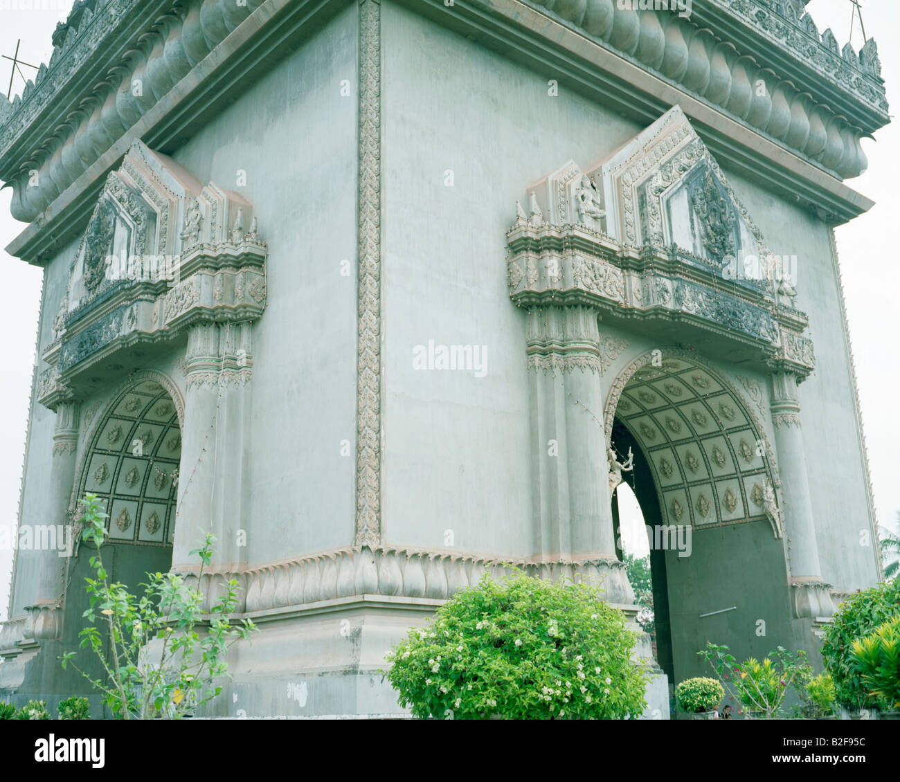The Arch at Patuxay Park Stock Photo - Alamy