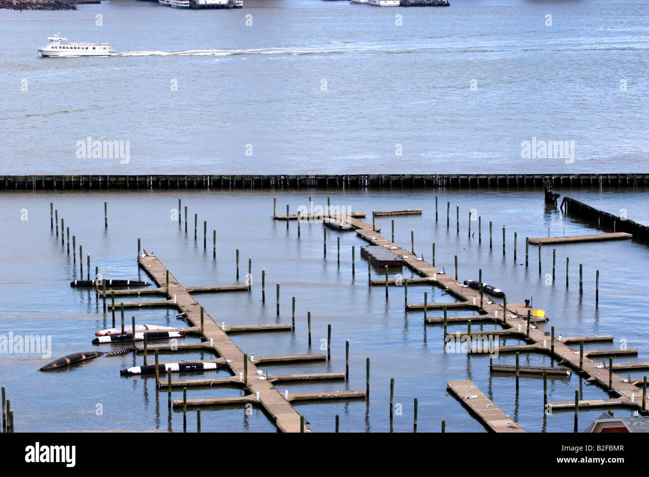 Docks on hudson river Stock Photo - Alamy