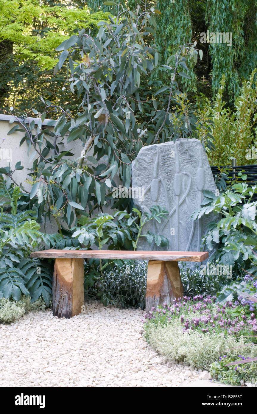 Bench mark garden Stock Photo - Alamy