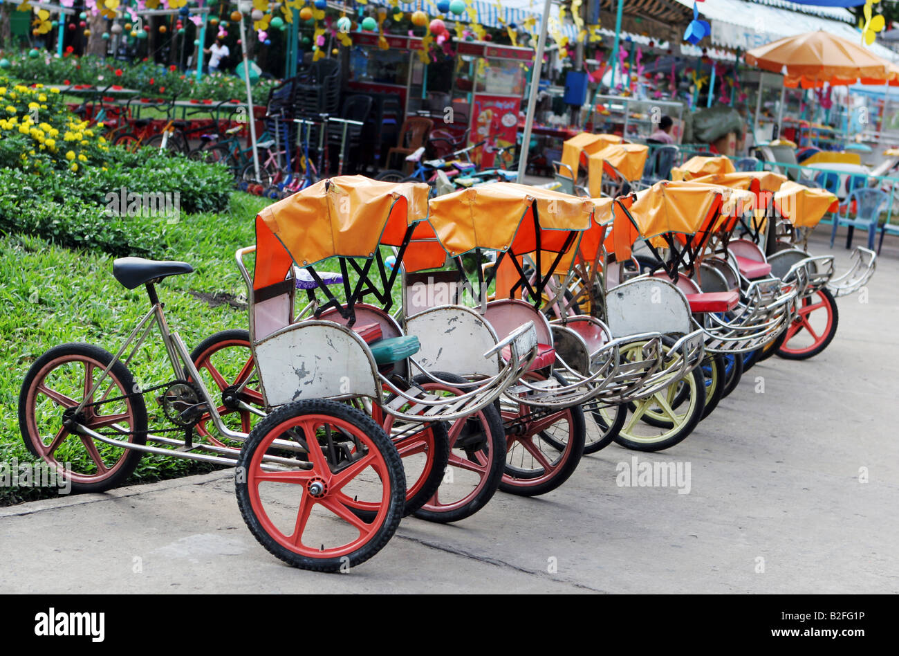 Vietnamese cyclos hi-res stock photography and images - Alamy