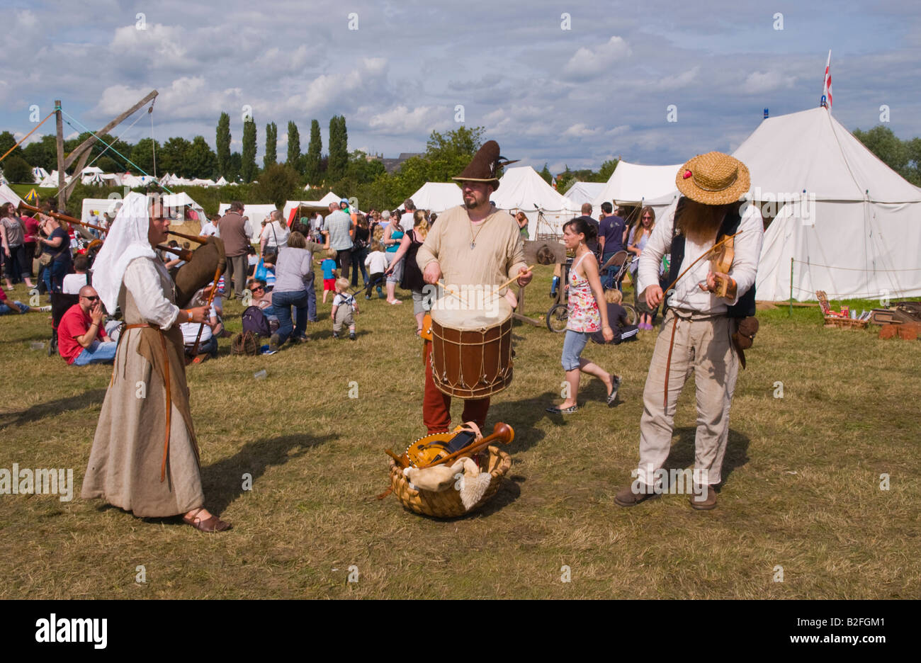 Musicians play traditional English folk songs at Tewkesbury Medieval ...