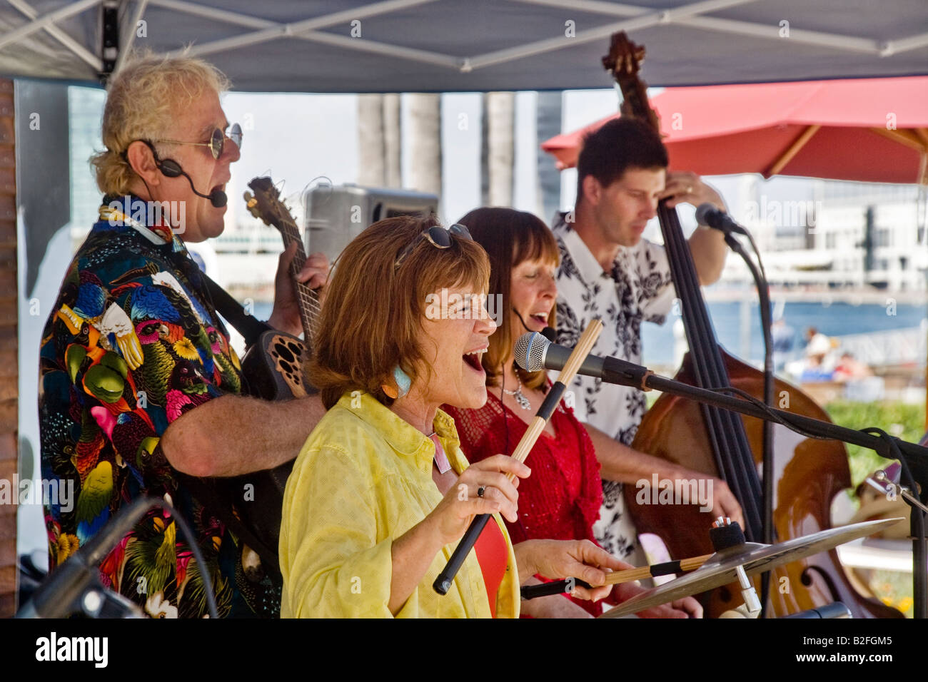Lively musical performance hi-res stock photography and images - Alamy
