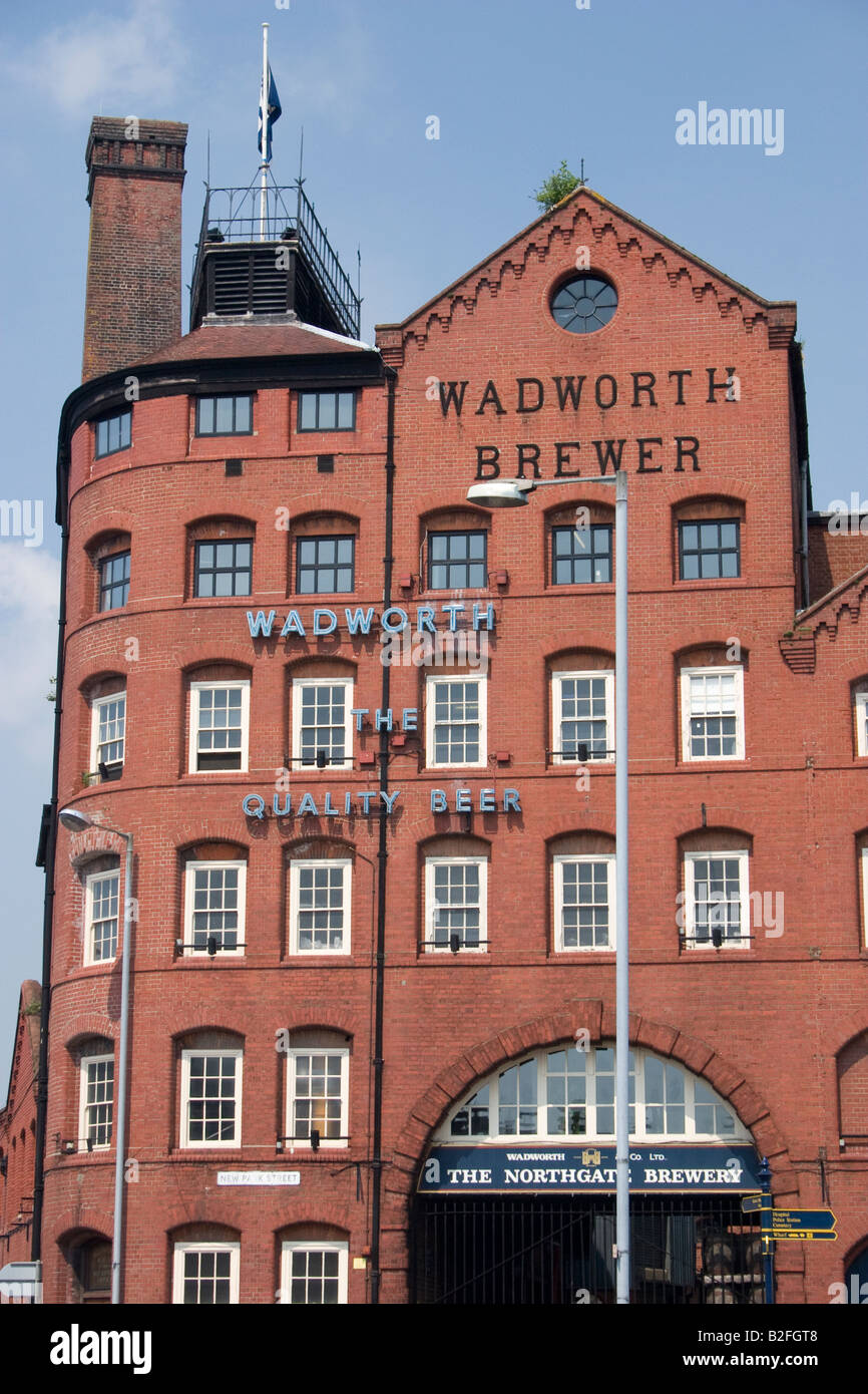 Victorian building of wadworth brewery hi-res stock photography and ...