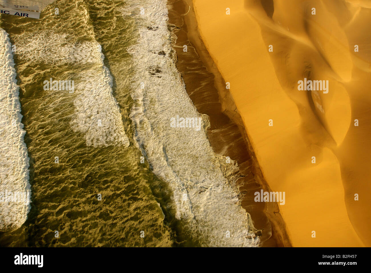 Desert meets ocean hi-res stock photography and images - Alamy