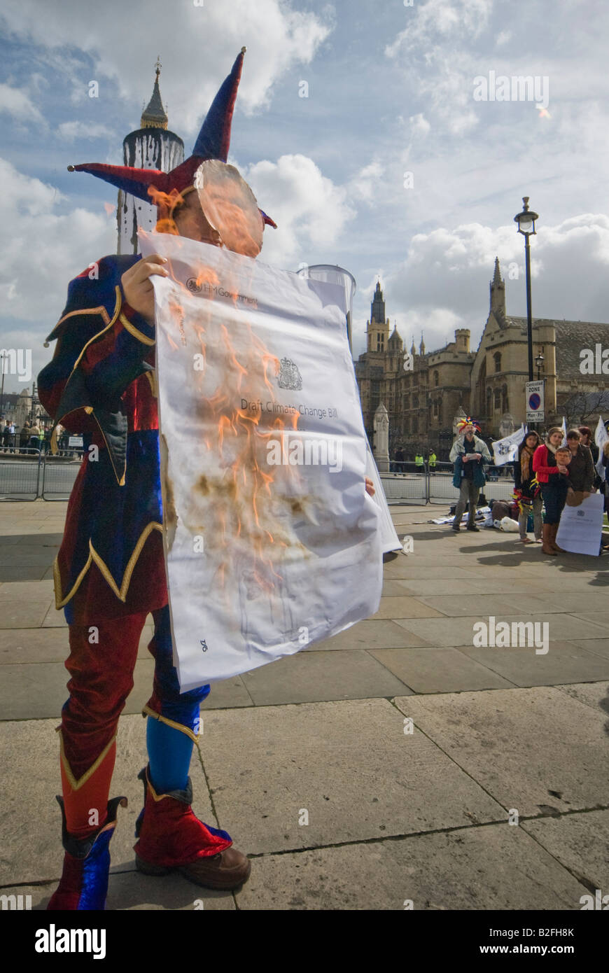Students burn Climate Change bill in Parliament Square 'Fossil Fools ...