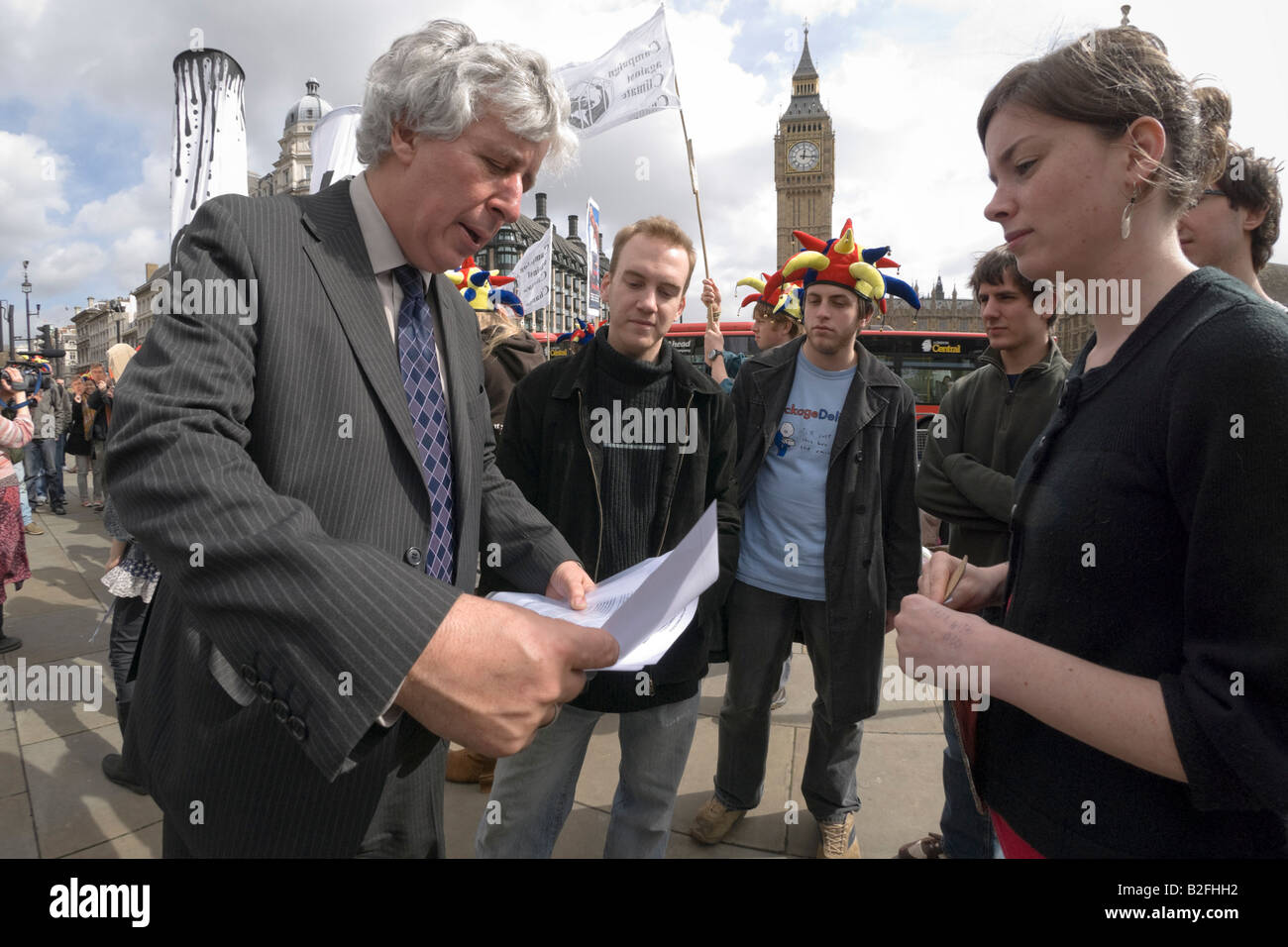 Labour MP Martin Salter meets students from Reading in Parliament ...
