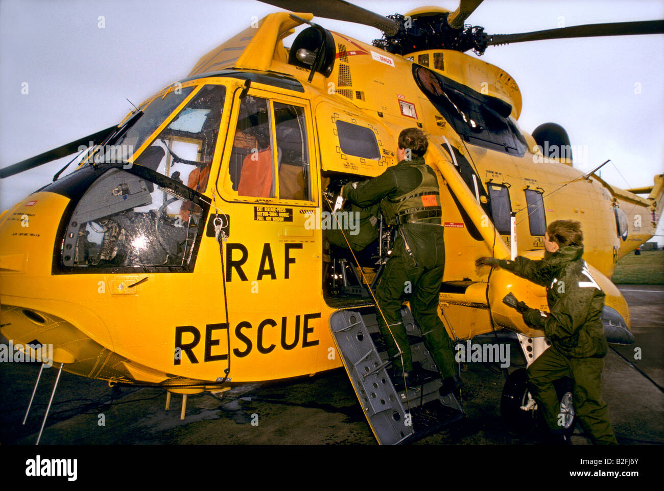 Air sea rescue crew hi-res stock photography and images - Alamy