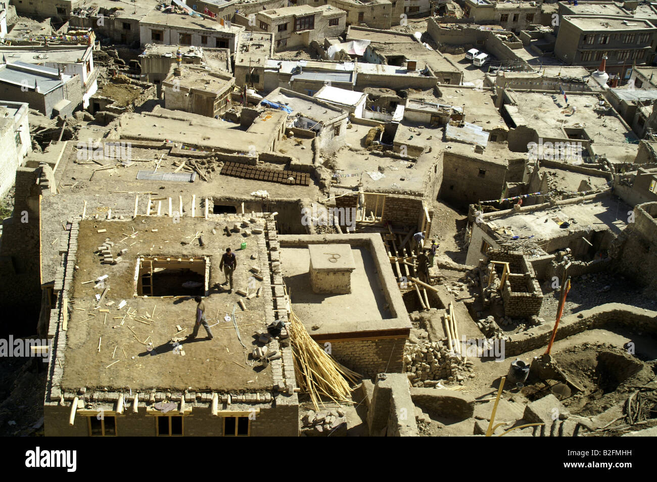 Traditional clay architecture houses with flat roof in Old Leh town ...
