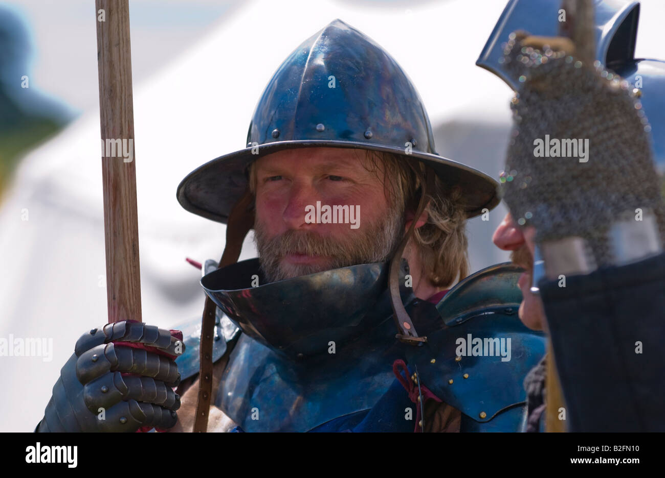 Medieval knight armour britain hi-res stock photography and images - Alamy