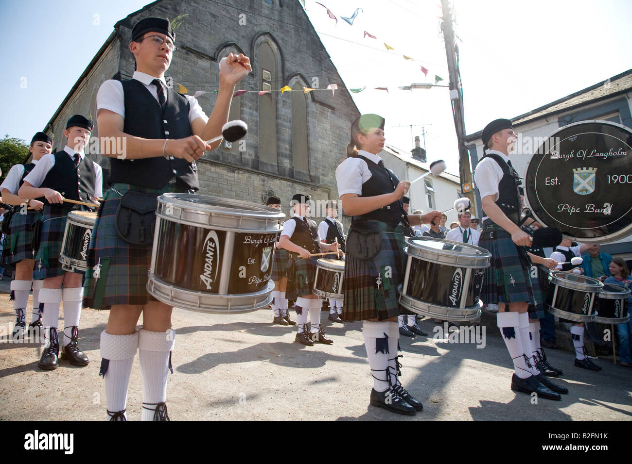 Scottish pipe band parade hi-res stock photography and images - Alamy