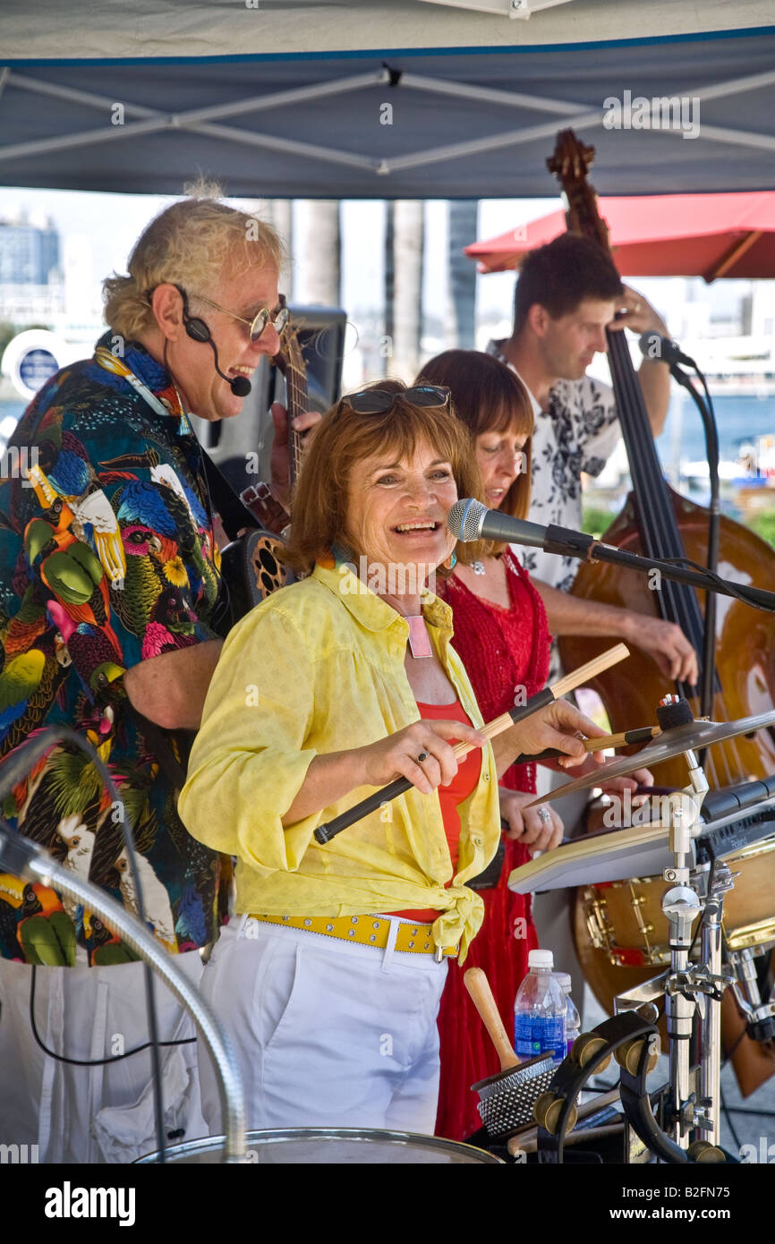 Exciting performances hi-res stock photography and images - Alamy