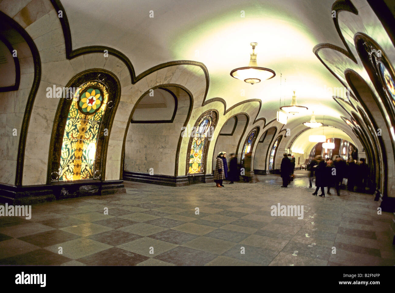 novoslobodskaya metro station, moscow underground Stock Photo - Alamy