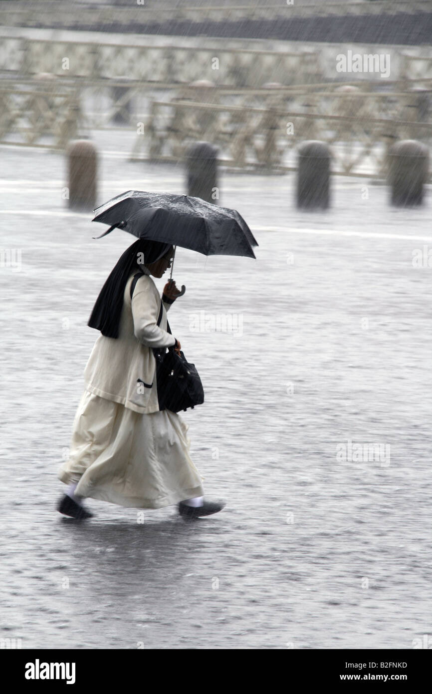 Nun crossing the road hi-res stock photography and images - Alamy