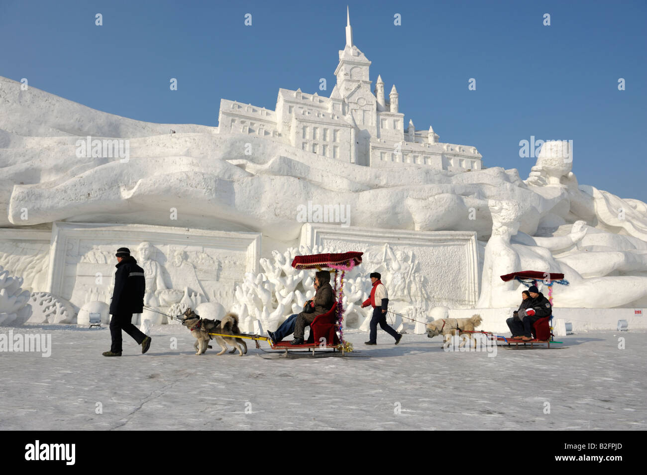 Dog sleds hi-res stock photography and images - Alamy