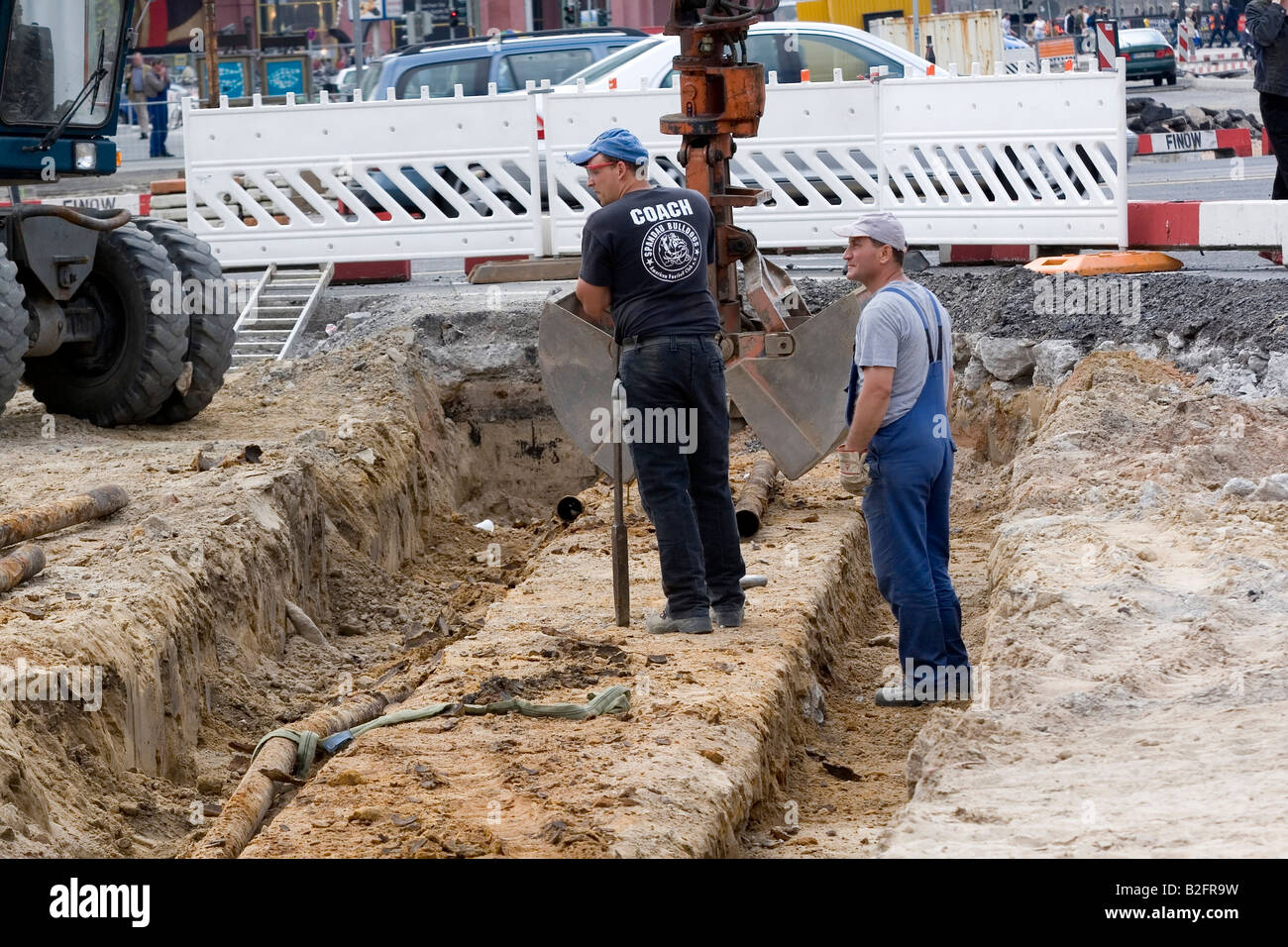 Berlin germany construction worker hi-res stock photography and images ...
