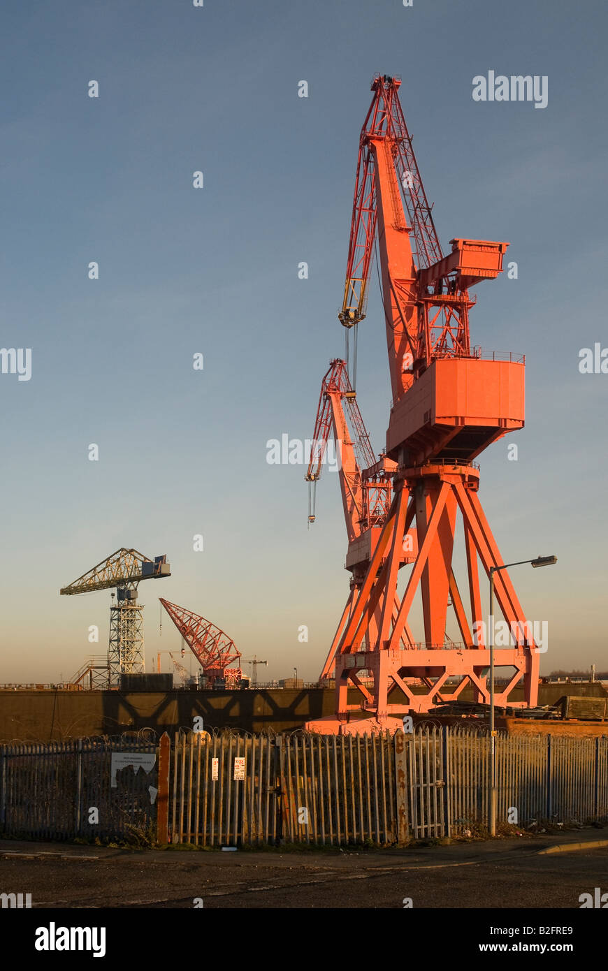 Swan hunter shipyard tyneside hi-res stock photography and images - Alamy
