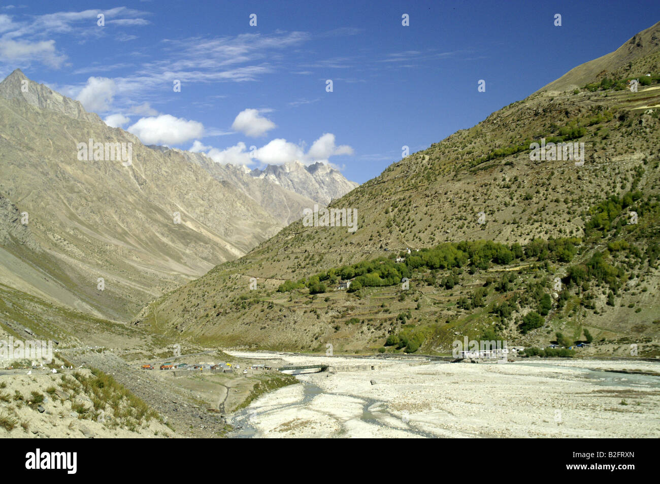 Bhagga river and Lahaul Valley around Darcha in Indian Himalayas ...