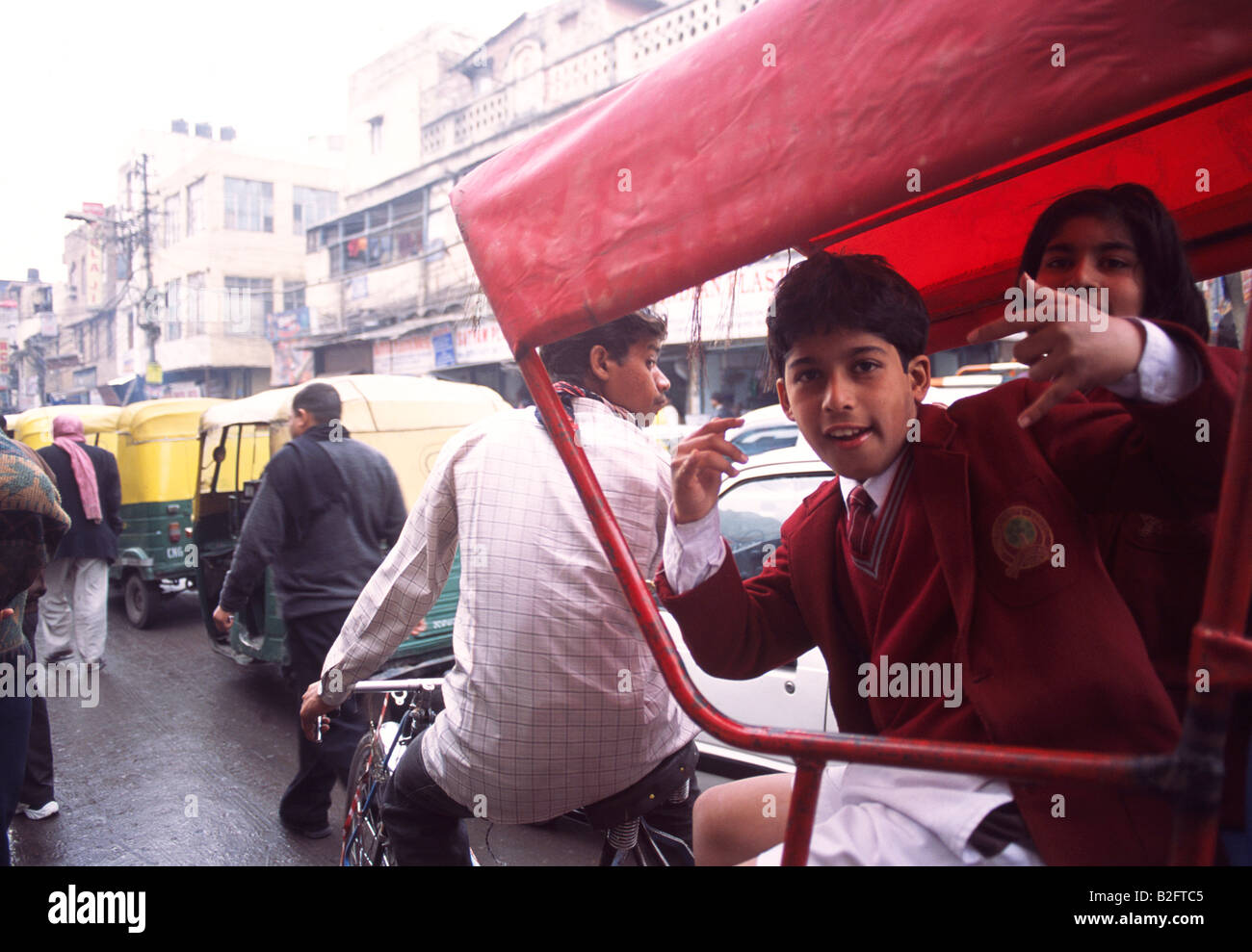 school kids in rickshaw, India Stock Photo - Alamy
