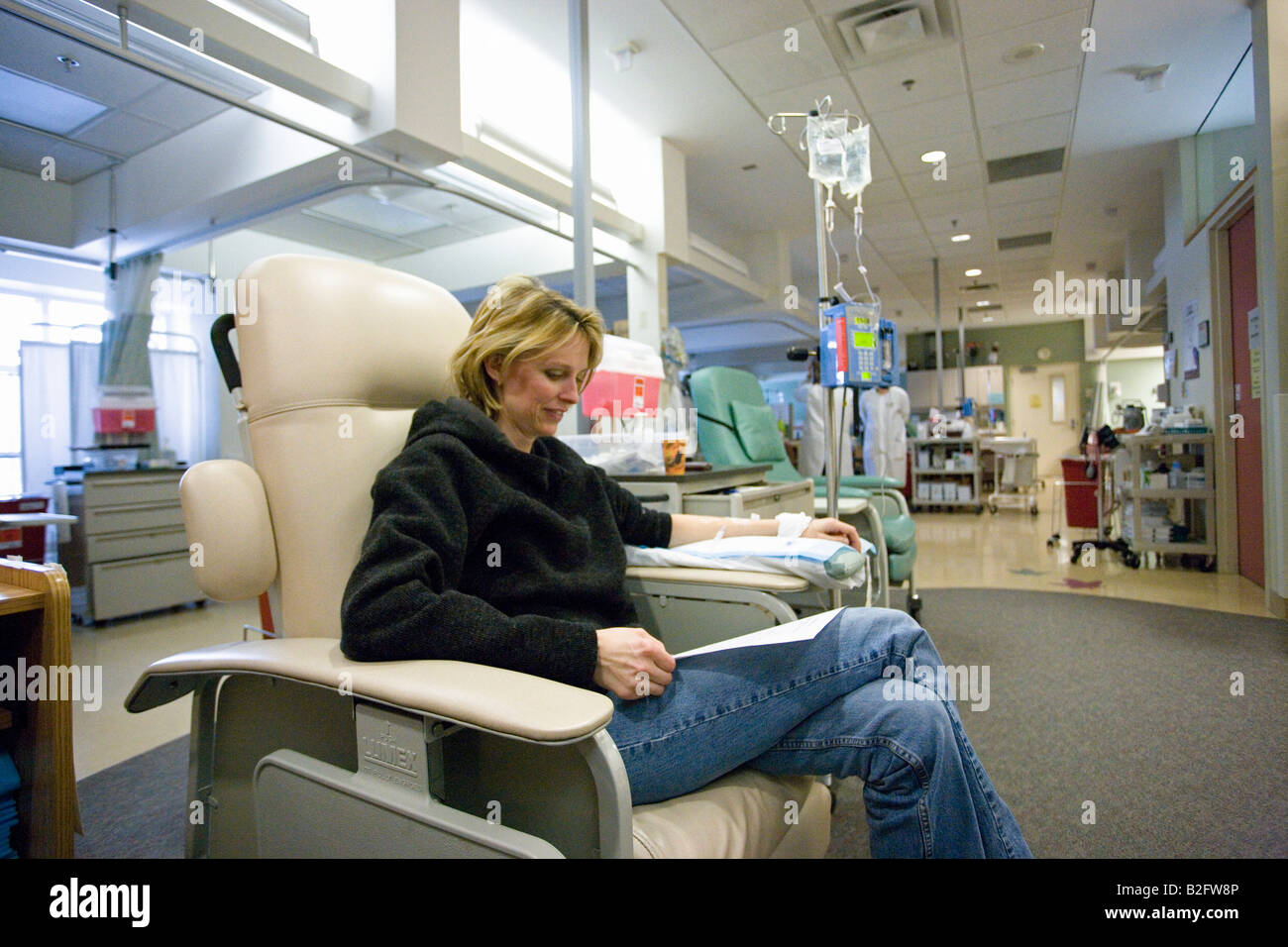 Chemotherapy treatment hi-res stock photography and images - Alamy