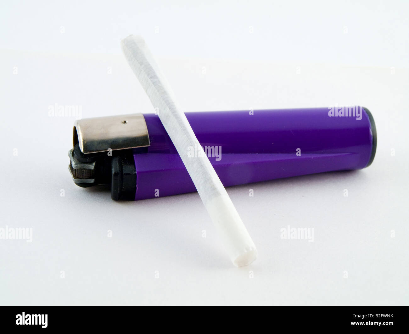 hand rolled cigarette made with hand rolling tobacco and disposable ...