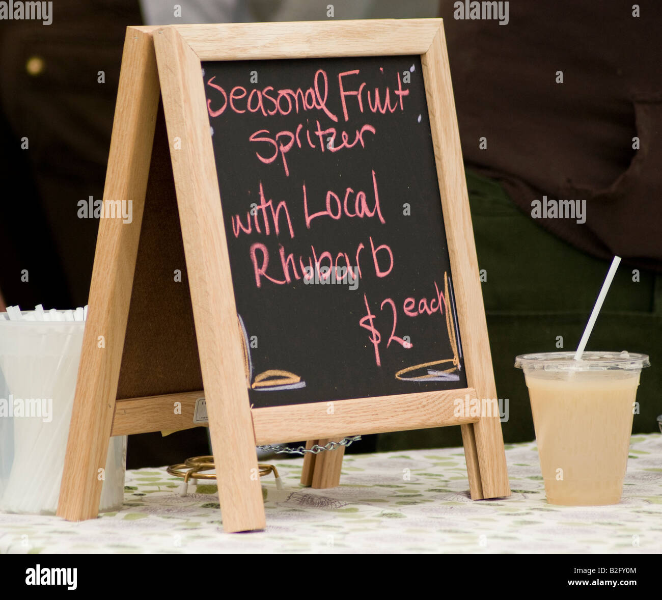 Rhubarb fruit hi-res stock photography and images - Alamy