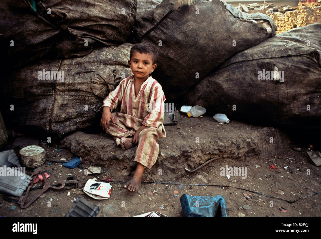 Egyptian poverty child hi-res stock photography and images - Alamy
