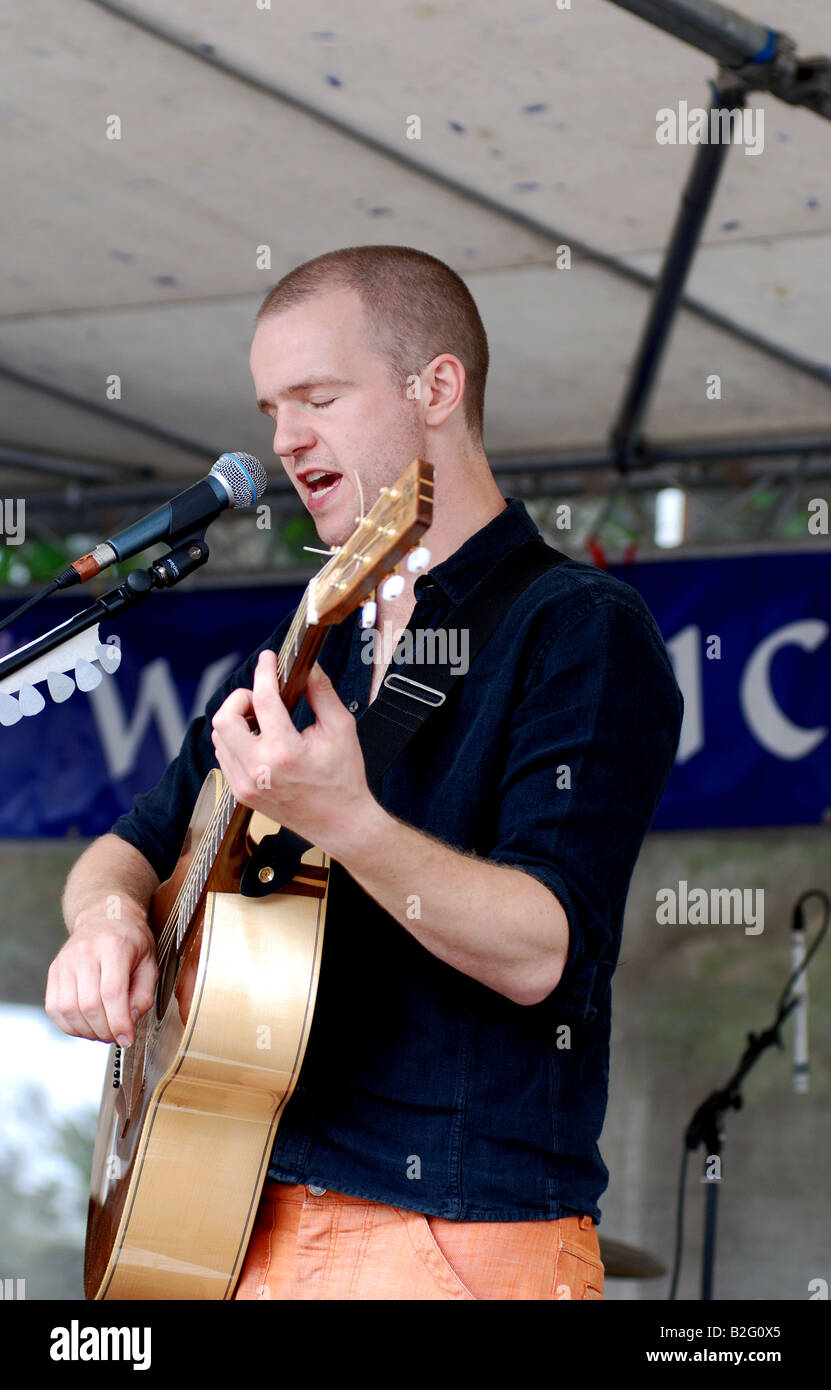 Luke Concannon of Nizlopi during a sound check at Warwick Folk Festival ...