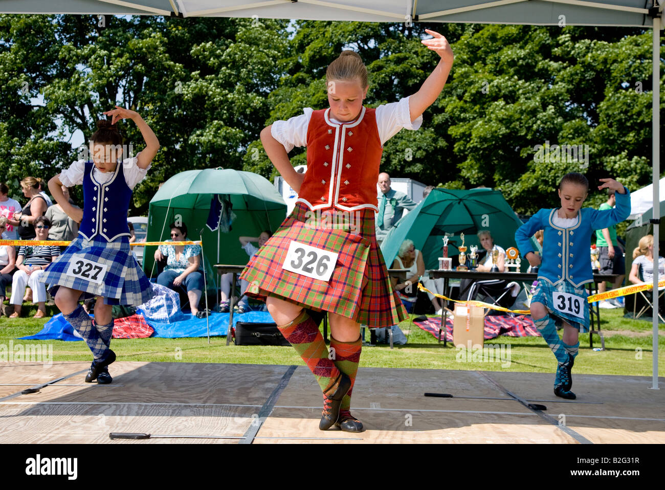 Children dancing scotland hi-res stock photography and images - Alamy