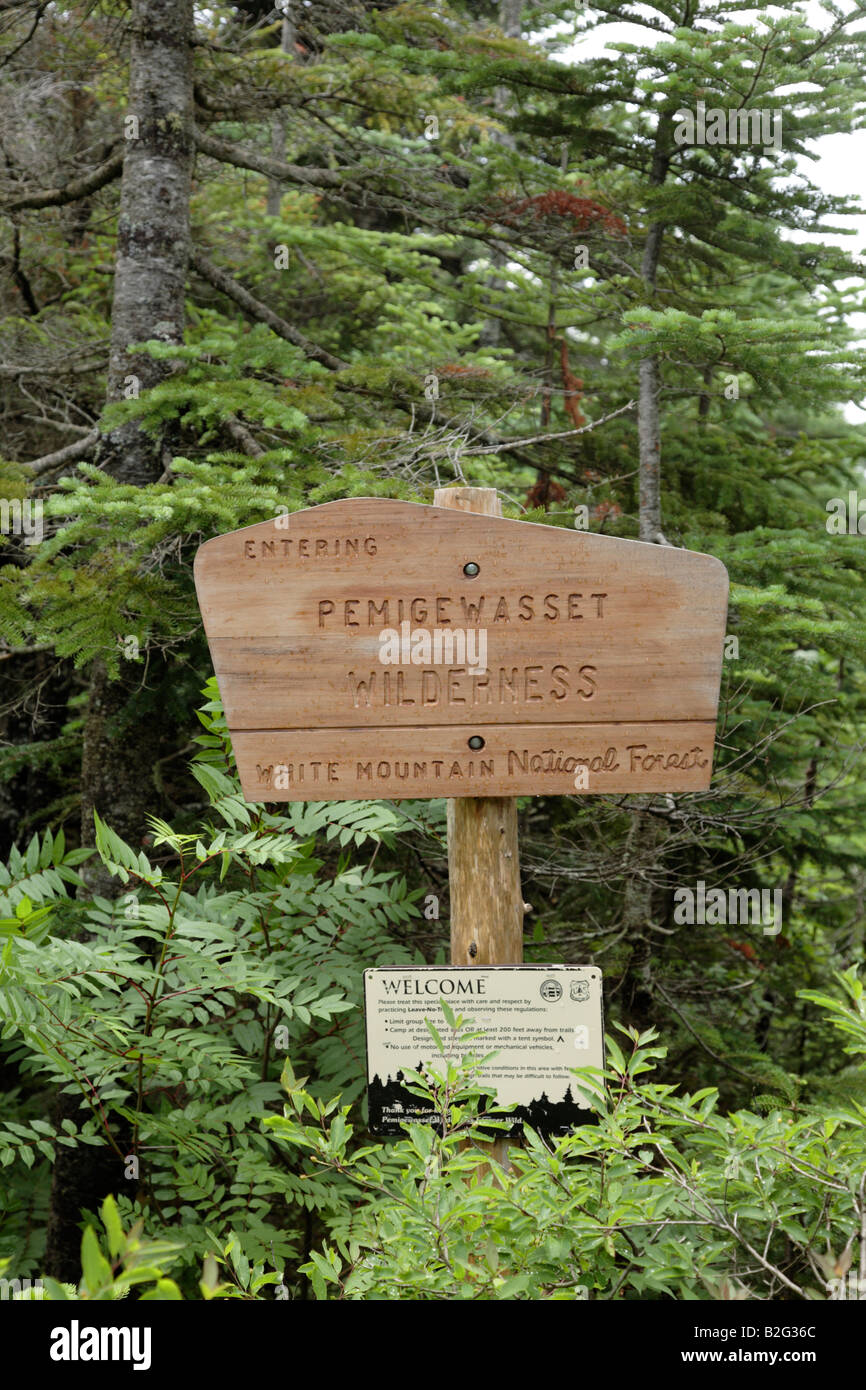 Pemigewasset Wilderness sign on the Zeacliff Trail during the summer ...
