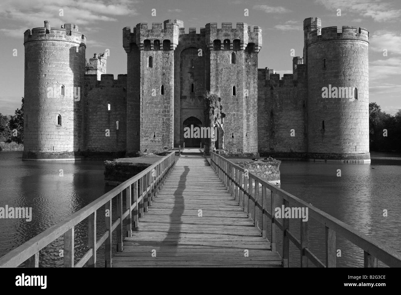 Castle drawbridge and portcullis hi-res stock photography and images ...