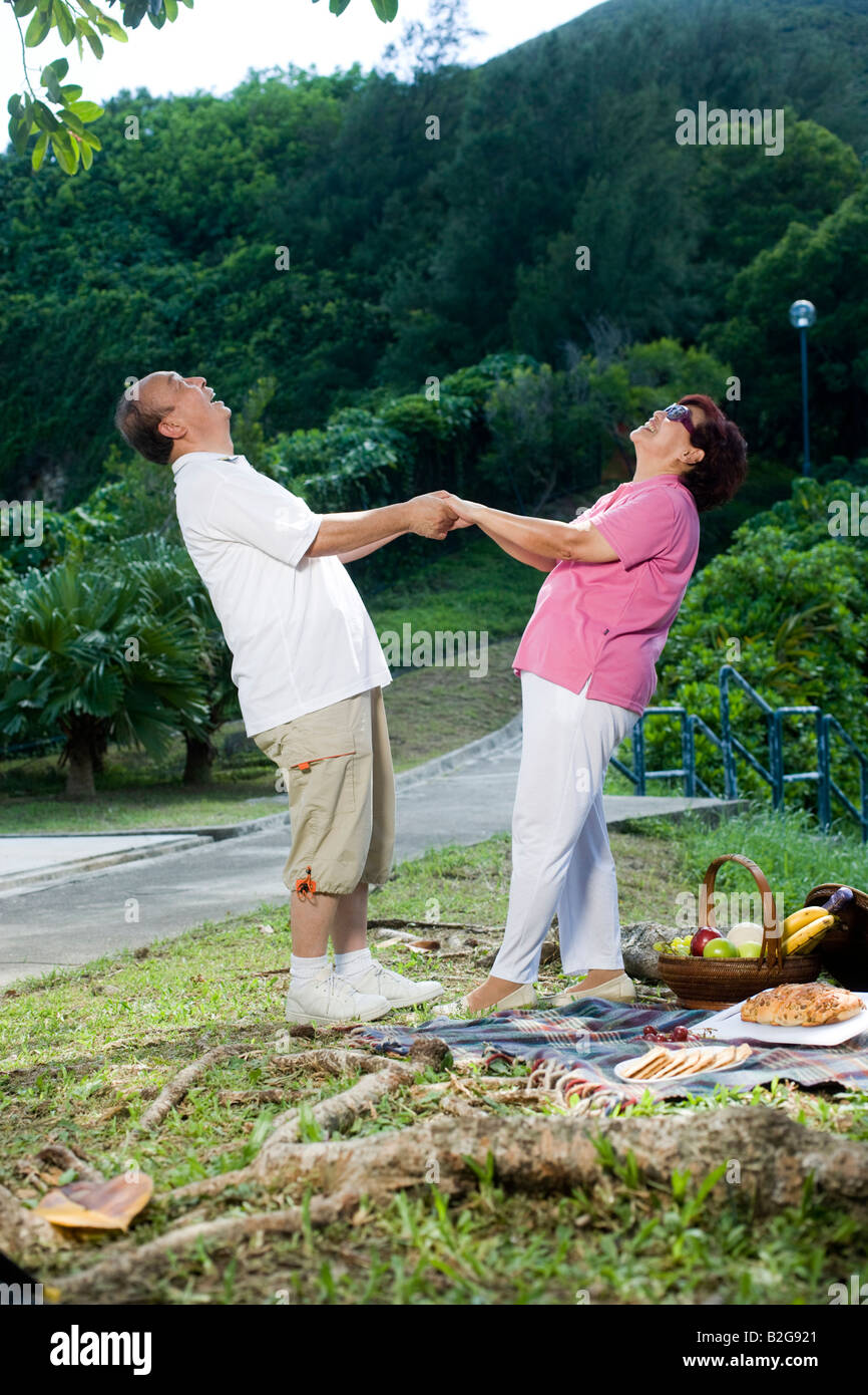 Side profile couple dancing hi-res stock photography and images - Alamy