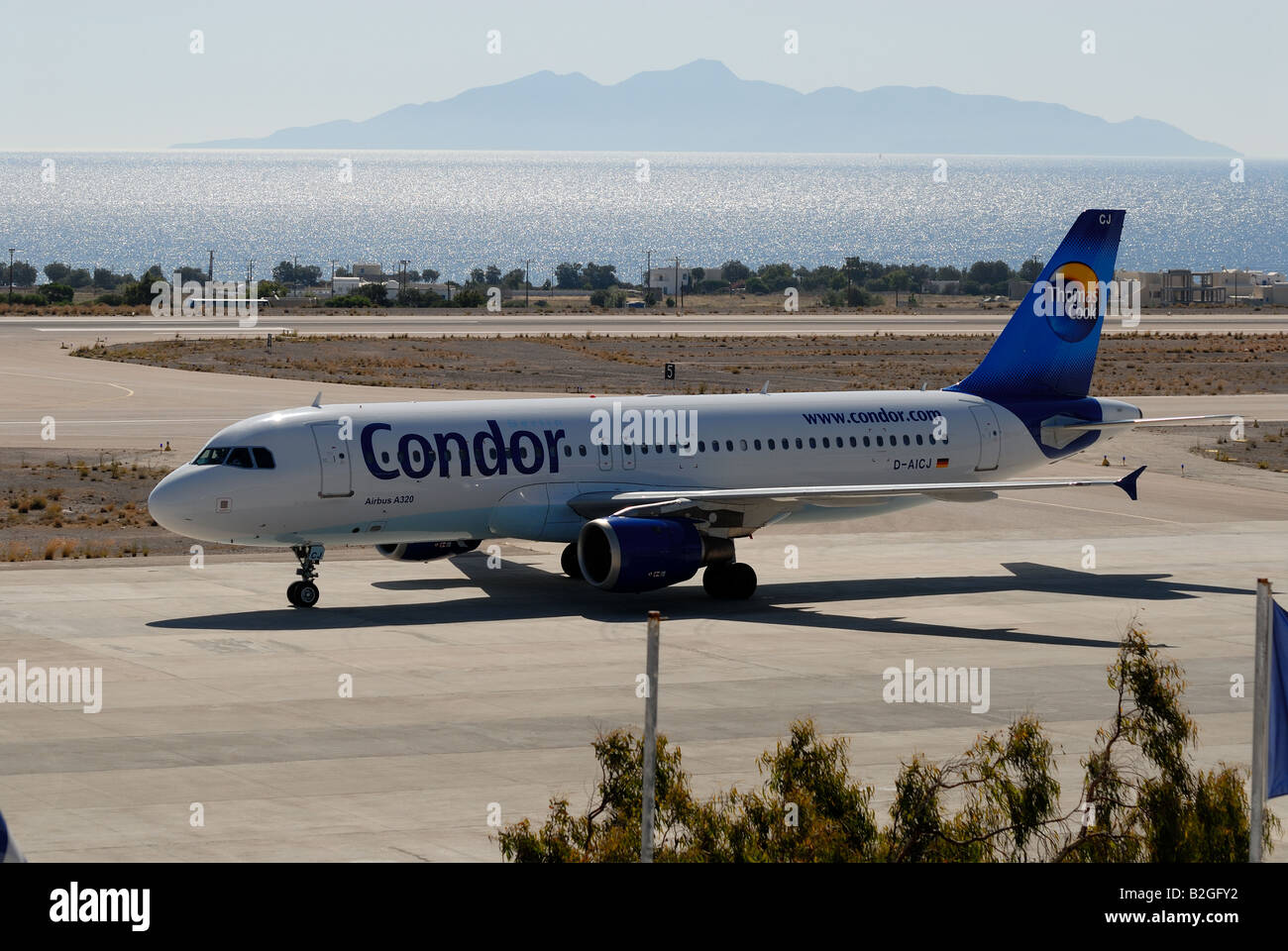 Condor Airbus A320 in Santorini, Greece Stock Photo - Alamy