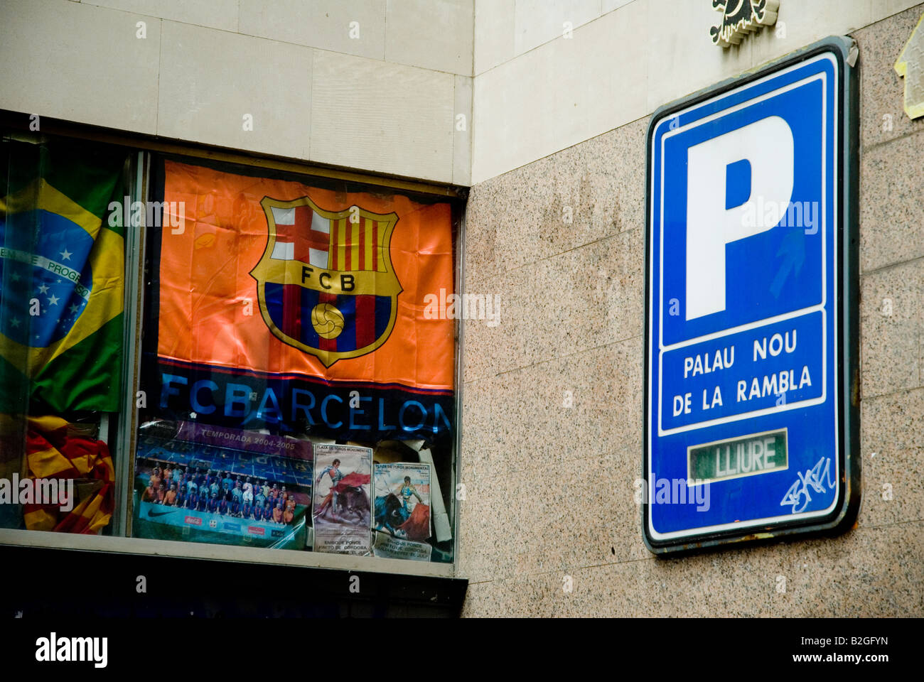 Parking sign barcelona spain hi-res stock photography and images - Alamy