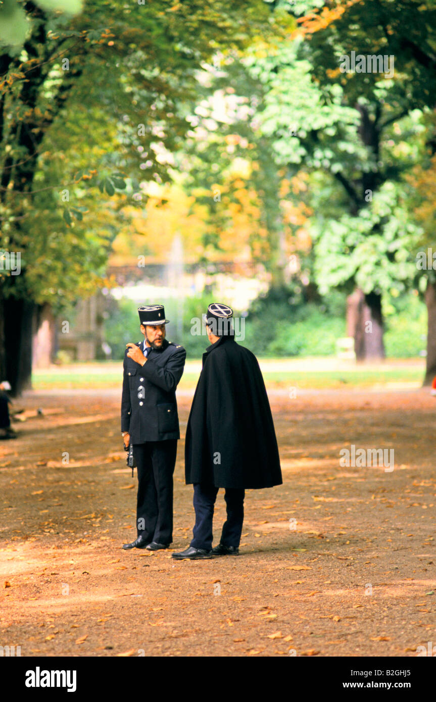 French police uniform hi-res stock photography and images - Alamy