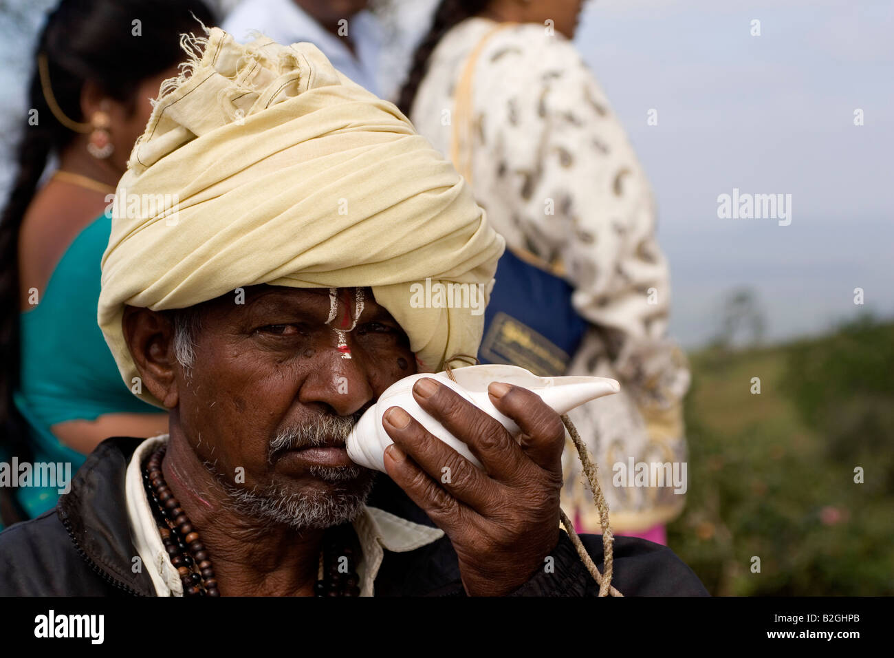 Conch shell india hi-res stock photography and images - Alamy