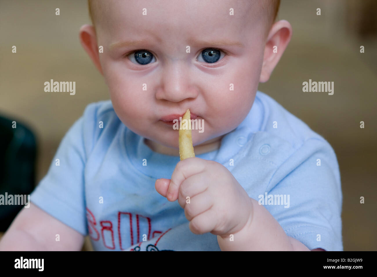 Child staring at food hi-res stock photography and images - Alamy