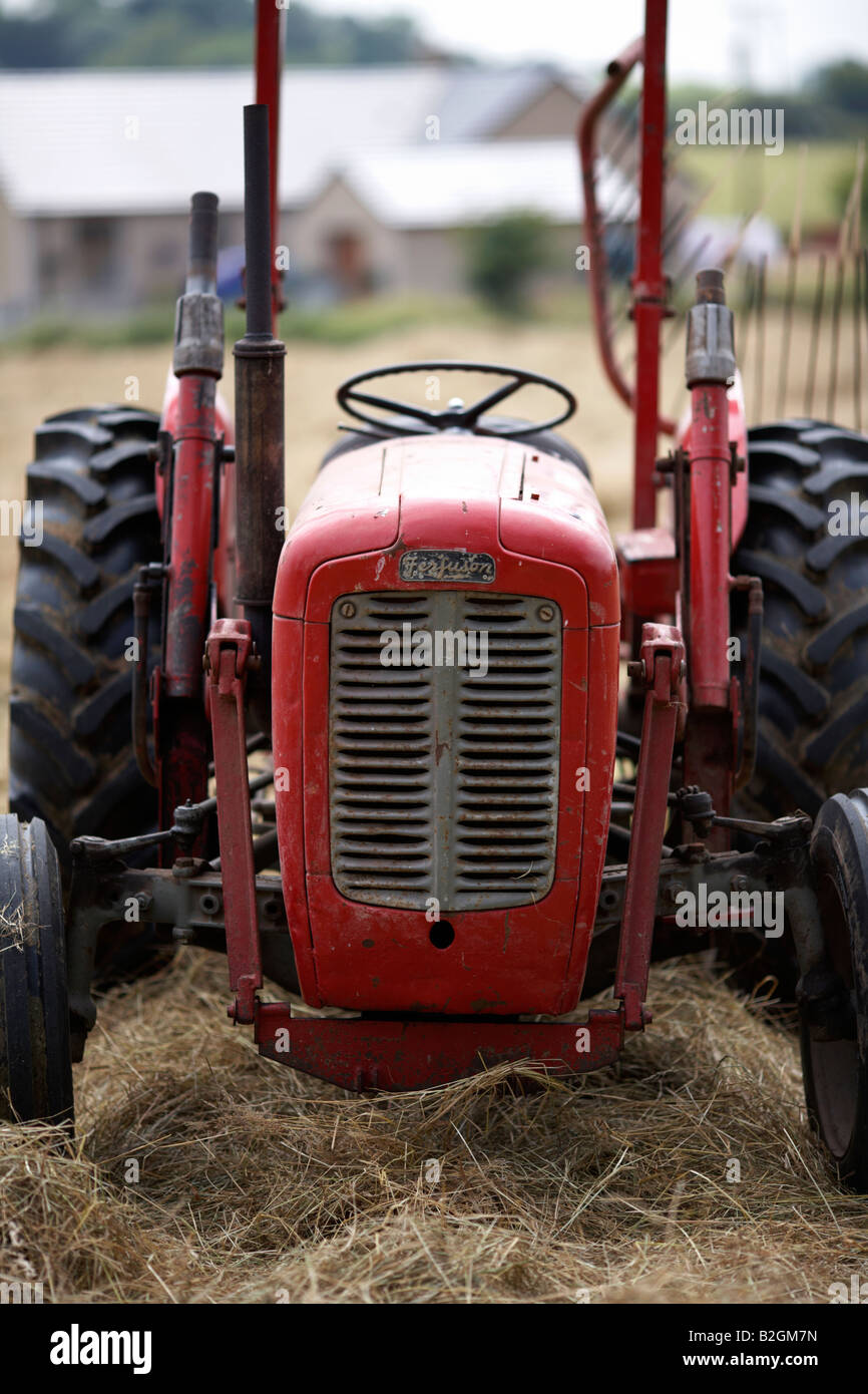Massey ferguson 35 tractor hi-res stock photography and images - Alamy