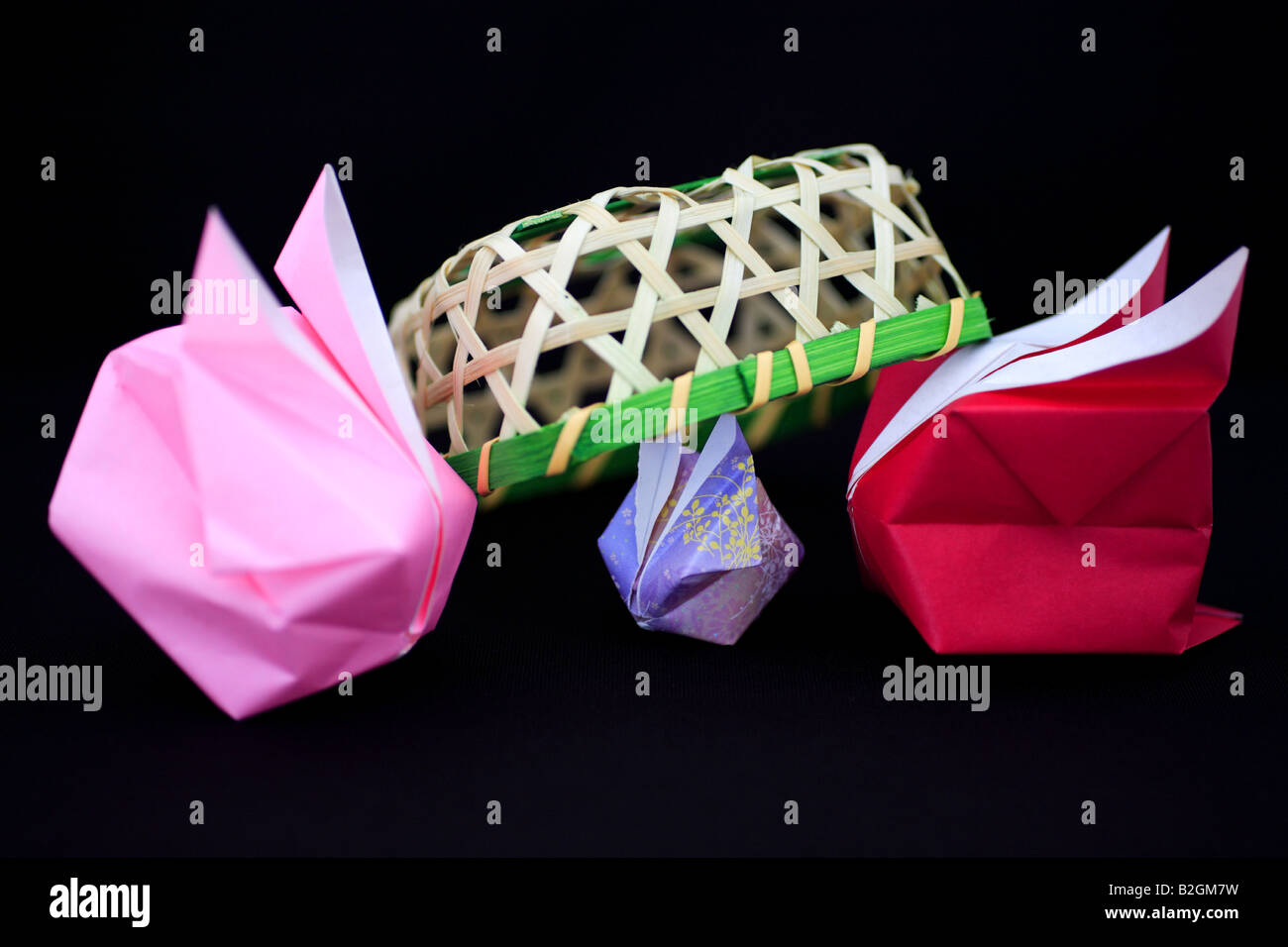 Origami basket hi-res stock photography and images - Alamy