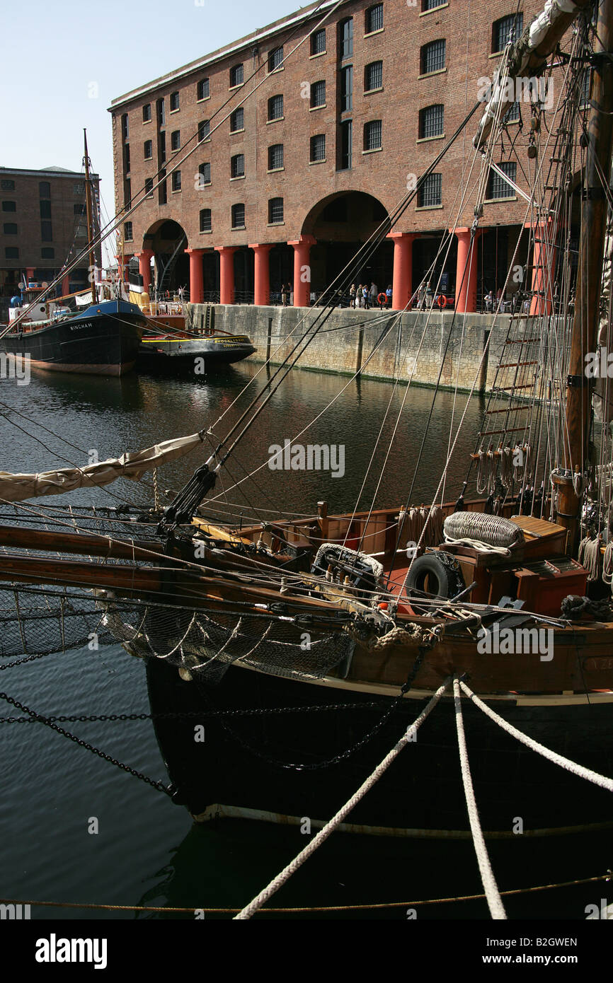 Liverpool merseyside tug hi-res stock photography and images - Alamy