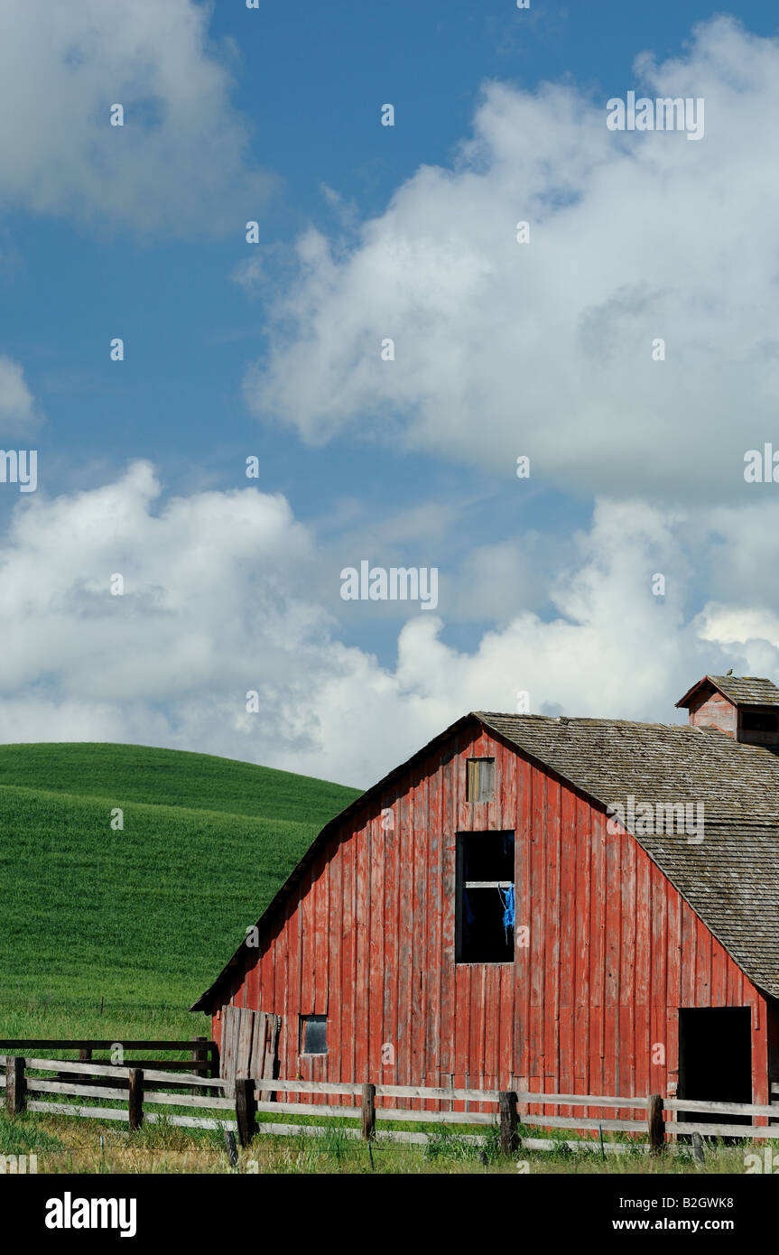Red barn, The Palouse Washington State USA Stock Photo - Alamy
